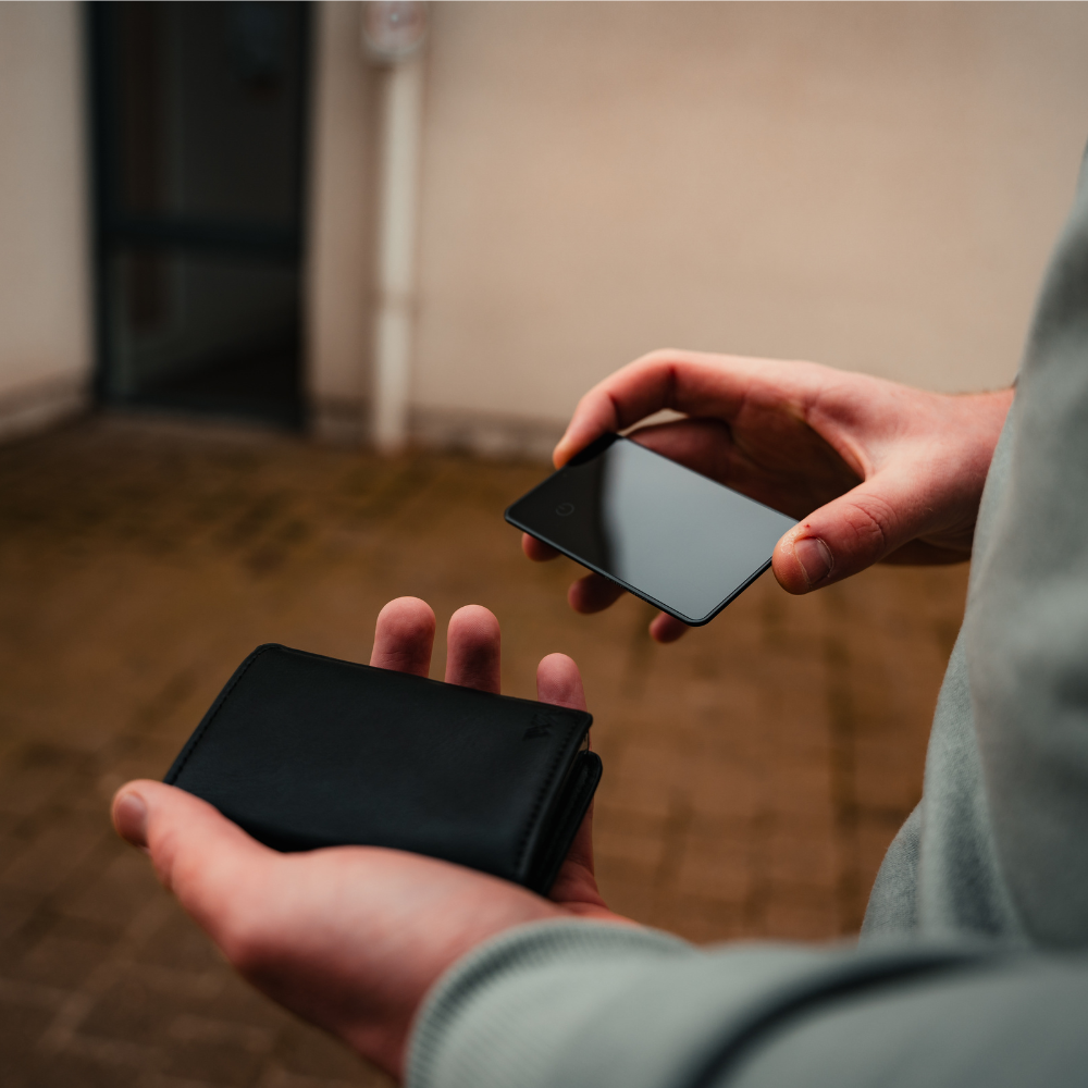 Wallet Gps Location Tracker | Credit Card Size Tracker – Walletaces